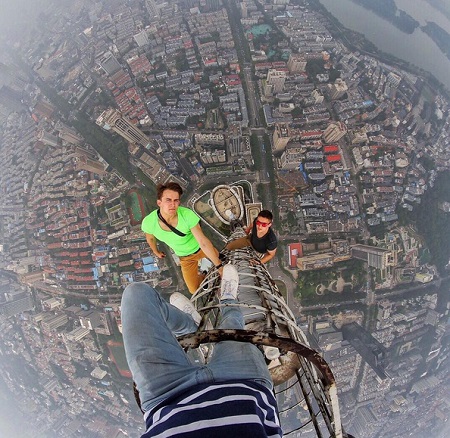 Shocking! Meet the Guy Who Climbs Insanely Tall Buildings With Bare ...
