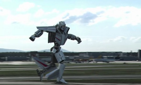 Unbelievable! Watch How a Plane About to Land Suddenly Turns Into a ...