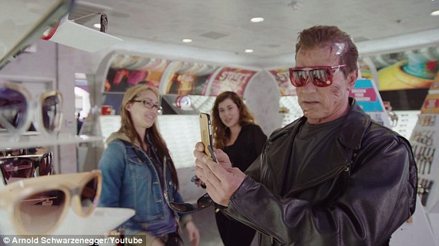 Arnold Schwarzenegger Scare Fans As Terminator Waxwork In Hilarious Pranks