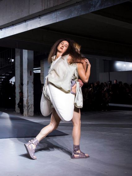 See More Photos from the Weird Runway Routine at the Paris Fashion Week ...