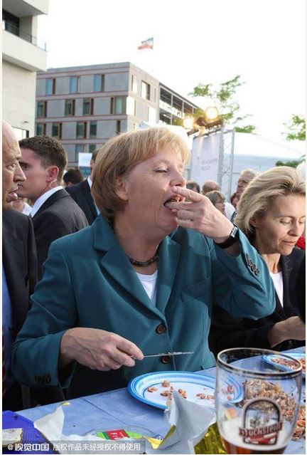 Obama, Bush & More: Hilarious Photos of World Leaders Eating in Public ...
