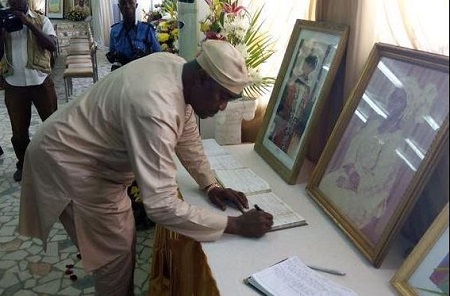 IGP Solomon Arase Pays Condolence Visit to the Family of Late HID ...