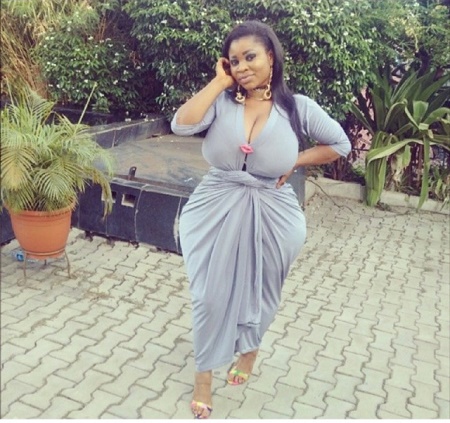 These S*xy Photos of Endowed Instagram Girl is Making Her Male Fans Go ...
