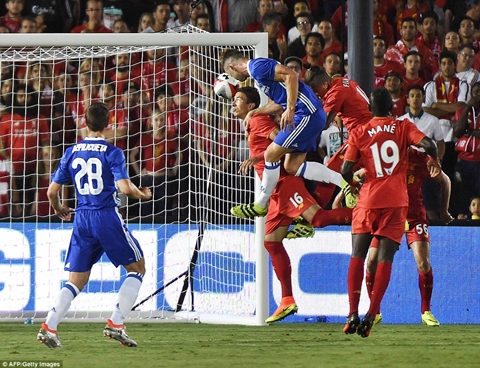 Flying Tackles, Red Card & More: Chelsea Beats Liverpool in Classic ...