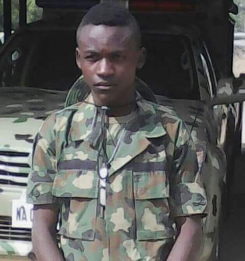 See the Fake Young Soldier Caught While Trying to Sell Stolen Phone in ...