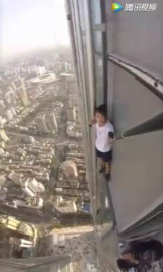 Heartbreaking: How Daredevil Famous For High-Rise Stunts 'Fell To His ...