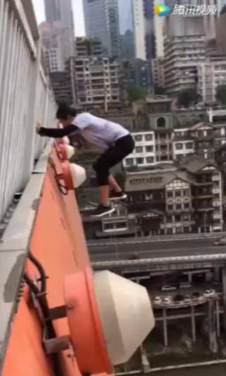 Heartbreaking: How Daredevil Famous For High-Rise Stunts 'Fell To His ...