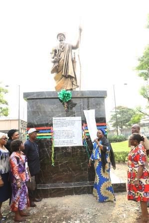 Statue of First Crown King of Lagos, King Ado and the Legendary Prince ...