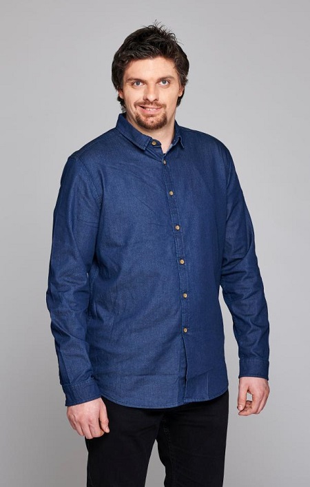 Unbelievable! Meet the Man Who Allows His Girlfriend to Have S*x With ...