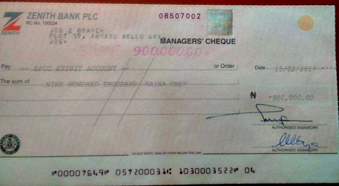 Most Honest Nigerian? Man Returns N900,000 Mistakenly Paid Into His ...