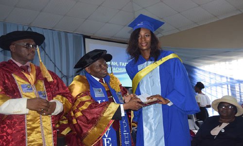 Meet the Pretty and Tall 19-year-old Nigerian First Class Graduate Who ...