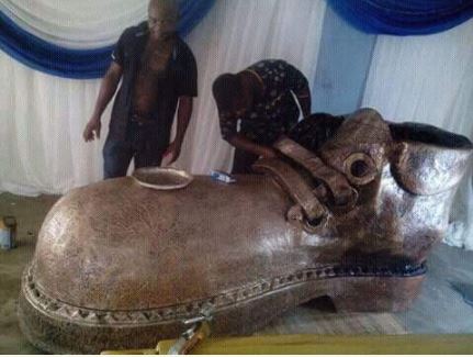 Shoemaker Buried in a Shoe Coffin (Photos)