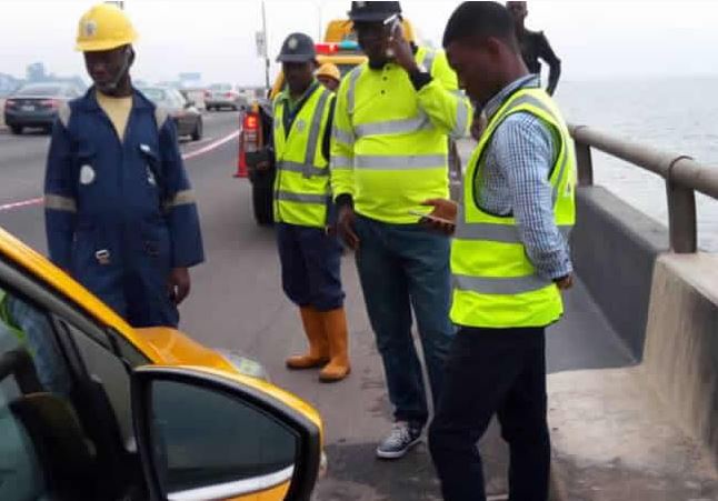 Photos Of LASEMA And Police Currently Searching For Woman Who Jumped Into Lagos Lagoon