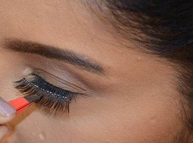 Medical Doctor Warns Ladies On The Dangers Of Fixing Eyelashes