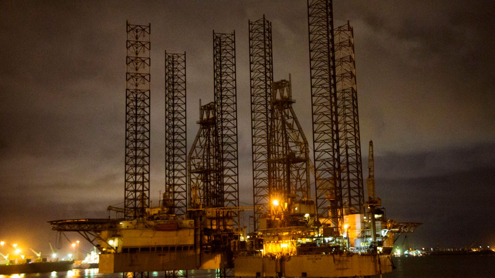 Horror As Thugs Storm Oil Rig, Disappear With Three Oil Workers In ...