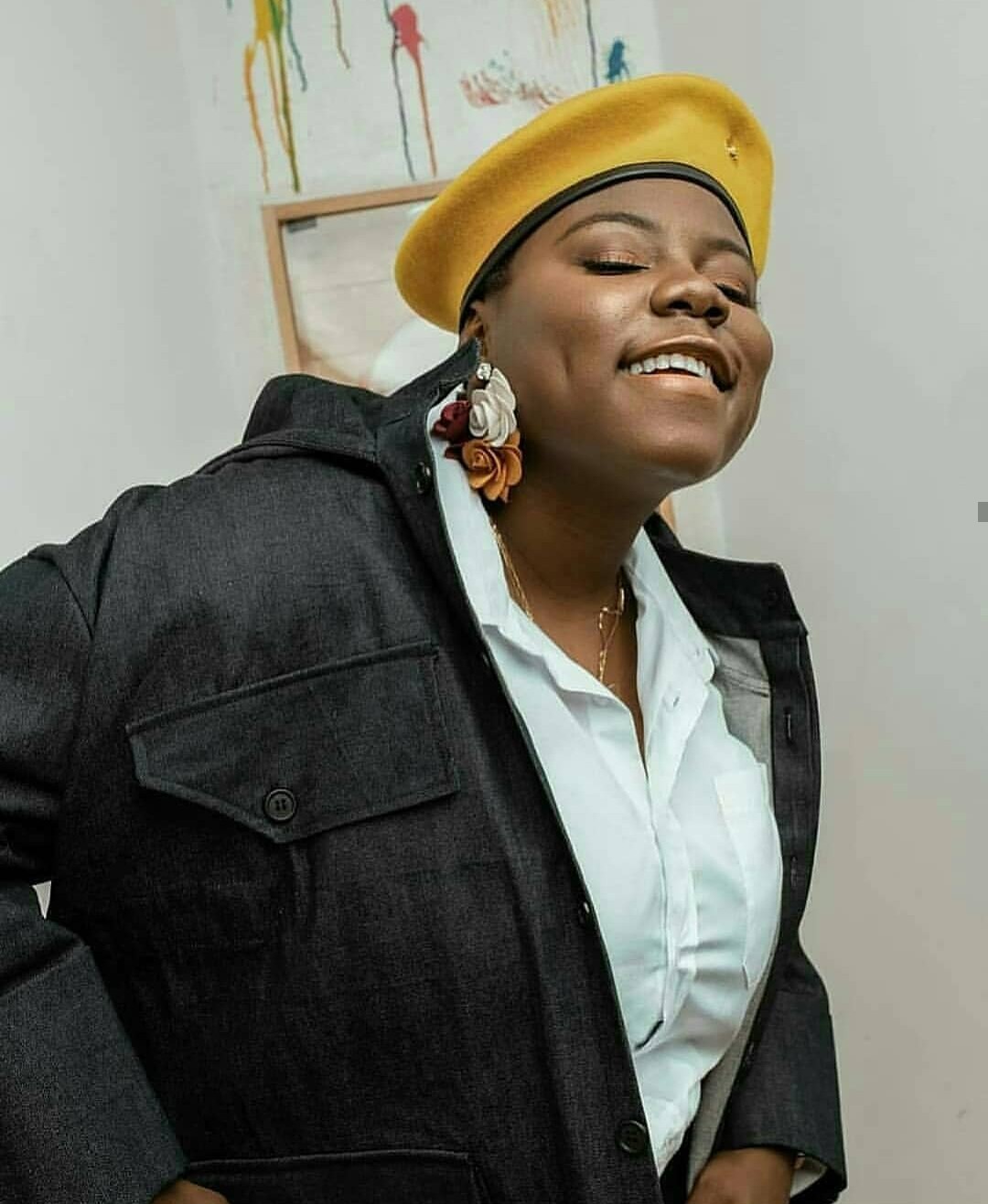 Romantic Moment Teni Kissed A Shy Male Fan On The Cheek During Her ...