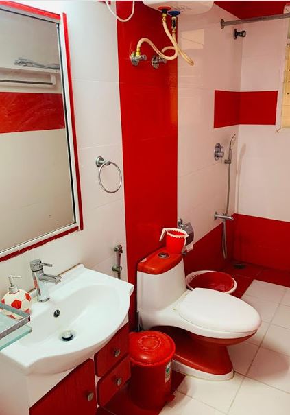 Meet The Family Who Only Wear Red And White And Live In A Red And White ...