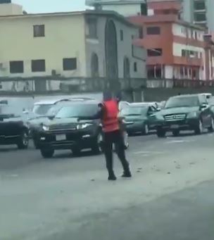 Lovely Video Of Policeman Filmed Dancing Leg Work While Controlling Traffic