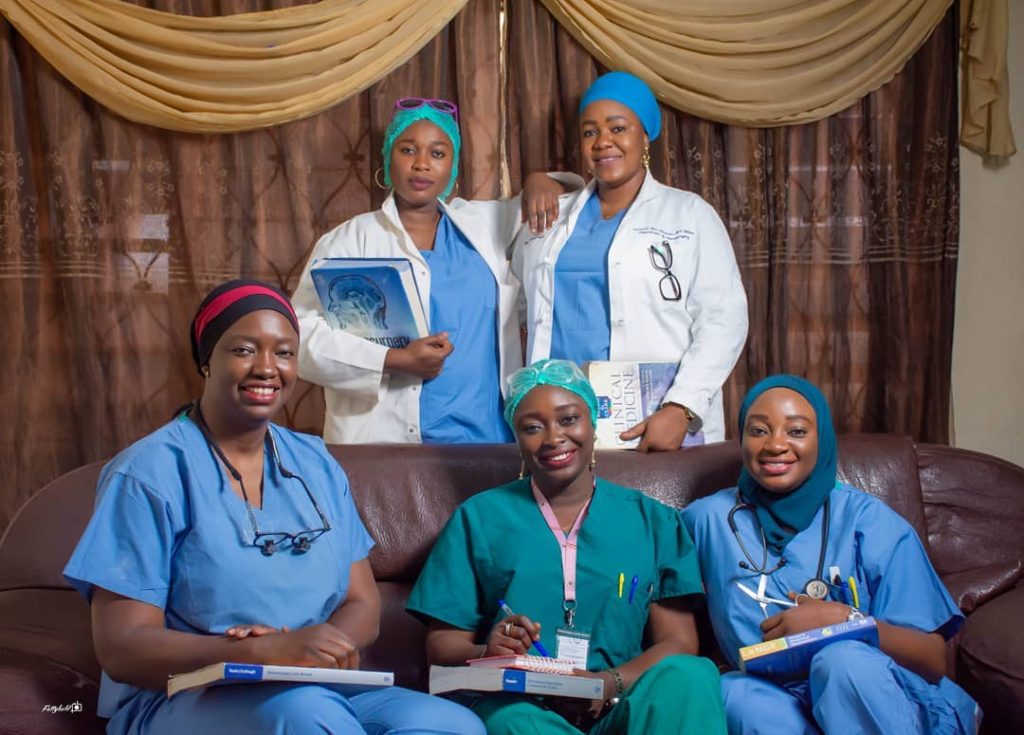 Meet The 5 Nigerian Sisters Who Are All Doctors (Photo)