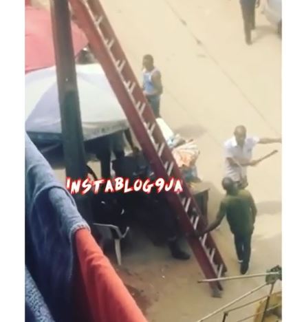 Angry Nigerian Man Attacks EKEDC Staff With Cutlass (Video)