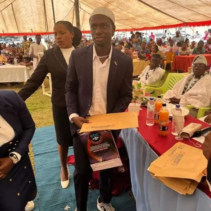 Youngest Yoruba Monarch Celebrates As He Graduates From Secondary ...