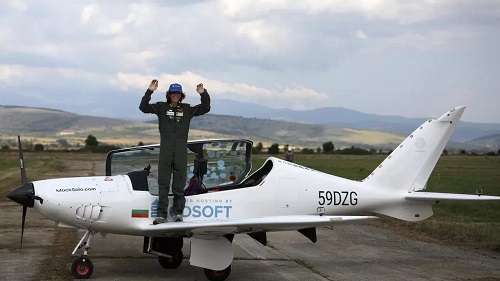 17 Year-Old Makes History, Becomes Youngest Pilot To Fly Around The ...