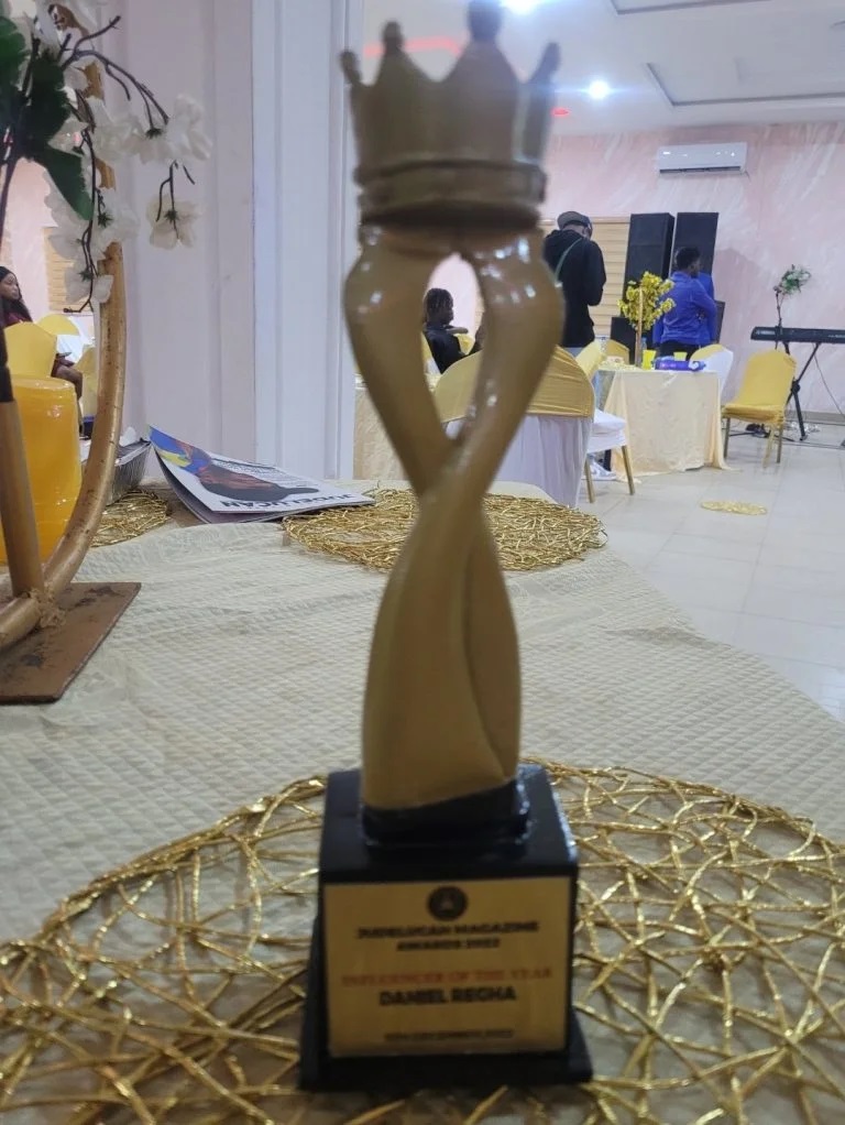 Daniel Regha Wins Influencer of the Year Award (Photo)