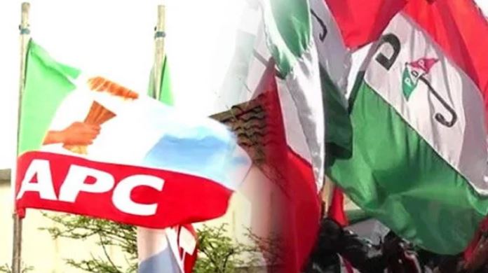 Drama As PDP Banner Causes Stir At Akpabio's APC Presidential Declaration