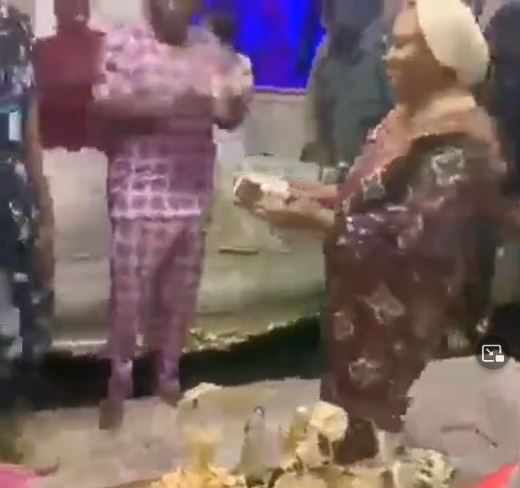 Gov Yahaya Bello’s Wife Gives Out N1M Cash Each To Aides (Video)