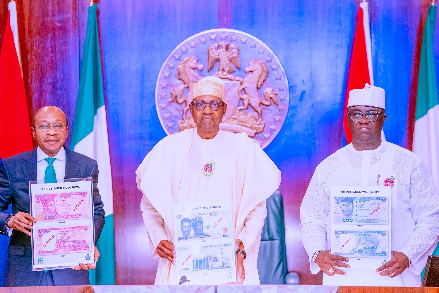 BREAKING: FG Unveils Redesigned Naira Notes To General Public (Photos)