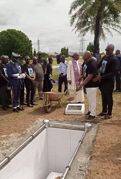 Photos from The Funeral Ceremony Of Nigeria Air Force Who Died In The ...