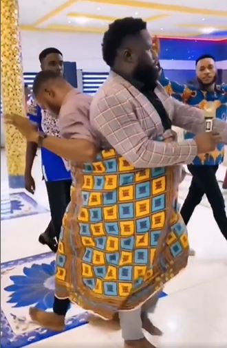 Pastor Spotted Performing An Unusual Miracle in Church (Video)