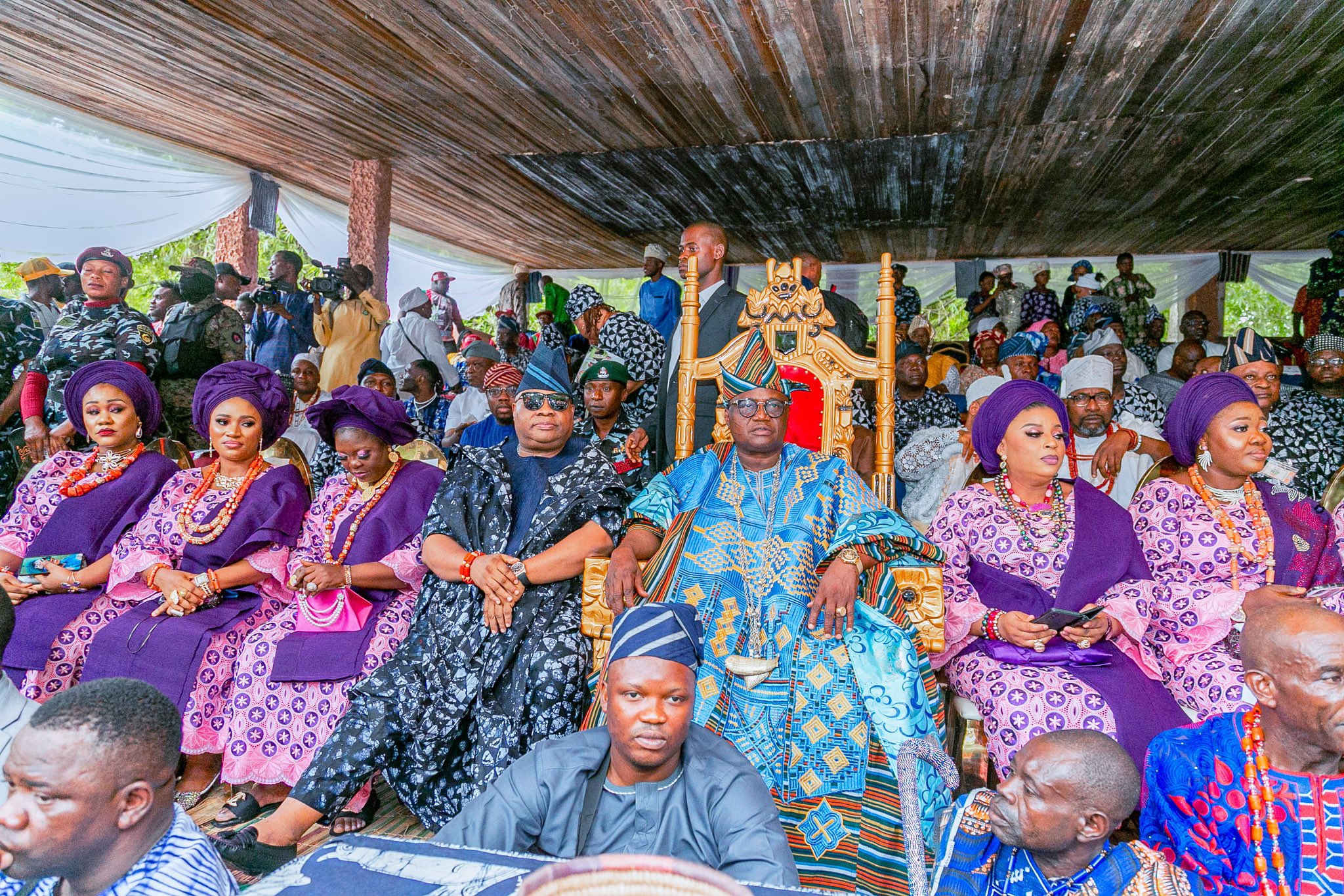 Photos Of Governor Adeleke Joining Devotees At Osun Oshogbo Festival ...