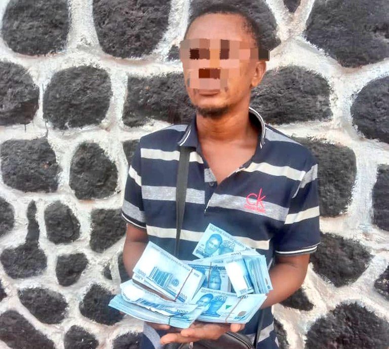 How A 37-Year-Old Man Was Nabbed With Fake Naira Notes In Enugu