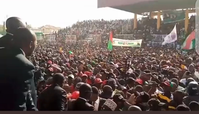 Mammoth Crowd Attend Peter Obi's Campaign Rally In Plateau State (Photo ...