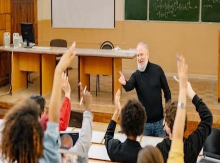 Netherlands To Ban Cell Phones, Tablets And Smart Watches From School ...