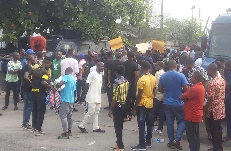 Thugs Attack Fubara’s Supporters During Supreme Court Victory Rally