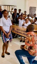 Nigerian University Lecturer Proposes To His Student Inside Classroom ...