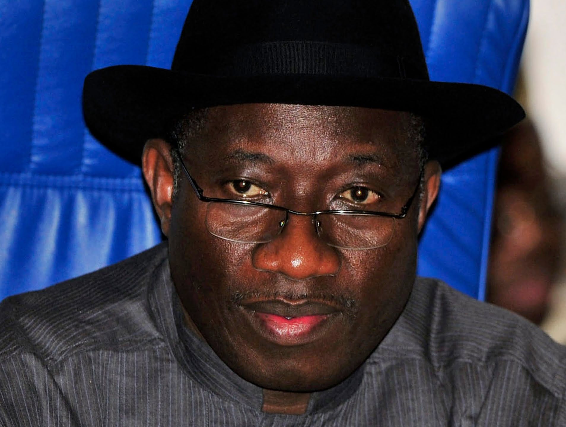 Pray For My Mother – Goodluck Jonathan Begs At Elder Sister’s Burial