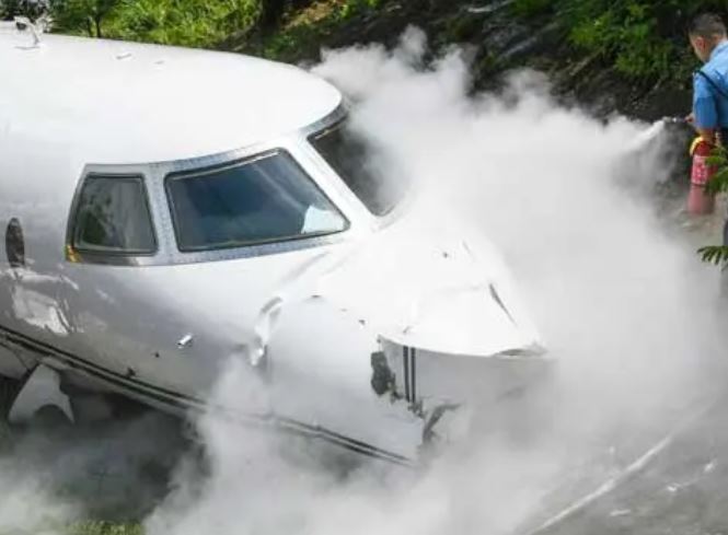 BREAKING: Private Jet With VIPs Onboard Crash-Lands In Ibadan