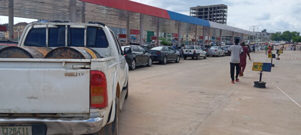 Long Queues Resurface At Abuja Filling Stations (Photos)