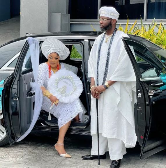 Nigerian Actress, Biodun Okeowo And Husband Tie The Knot In Traditional ...