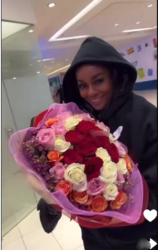 Cute Moment Neo Gave Beauty Flowers And His Jacket As She Lands at ...