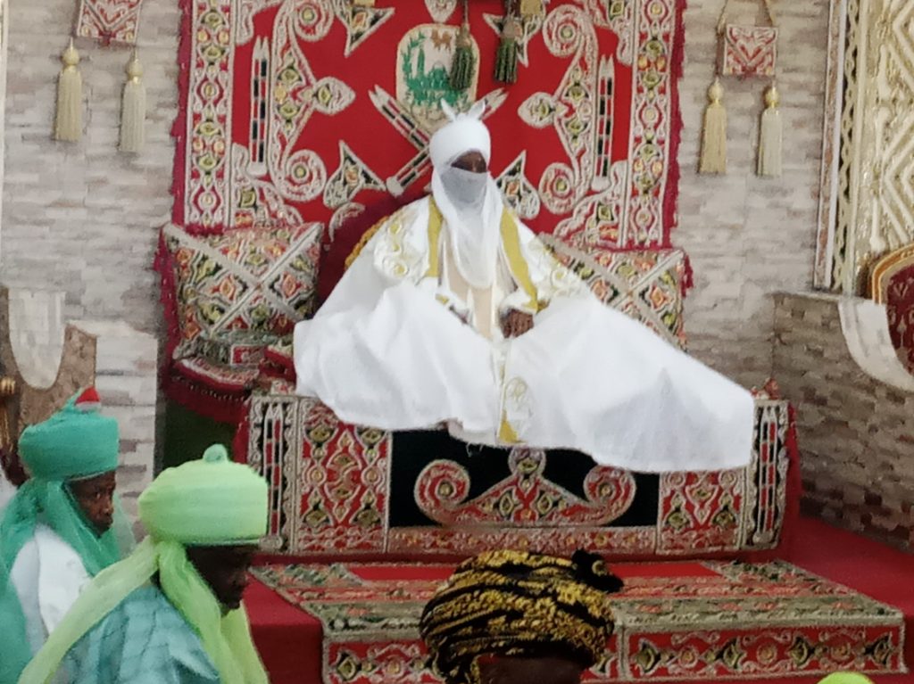 Sanusi Defies Court Order, Mounts Throne As Emir Of Kano (Videos)