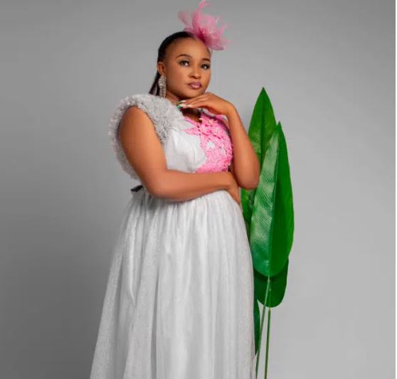 Nigerian Lady Shows Off Solar Inverter She Bought, Which Lasts From ...