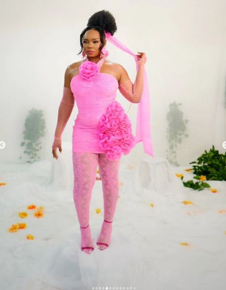 Nigerian Singer, Yemi Alade Looks Stunning In Pink Outfit (Photos)