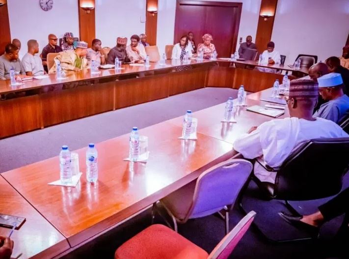 How FG Pacified Labour With Promises To Complete 5 Refineries, Pay Arrears