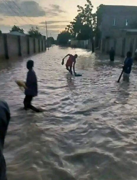 Residents Displaced As Flood Takes Over Major Streets In Maiduguri (Photos)