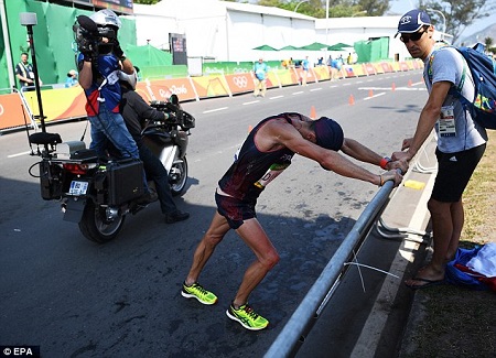 Oh No! Olympic Athlete Collapses After Pooing on Himself During 50km ...
