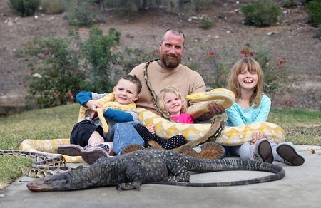 Shocking! Father of Three Allows His Kids Play With His Huge 19ft Pet ...